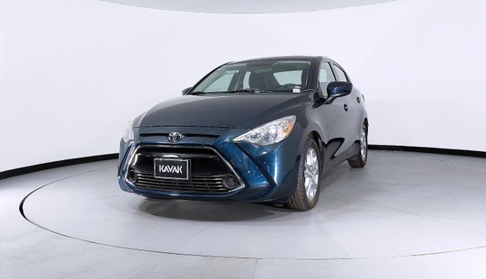 Toyota Yaris azul | Kavak