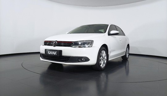 Volkswagen Jetta branco | Kavak