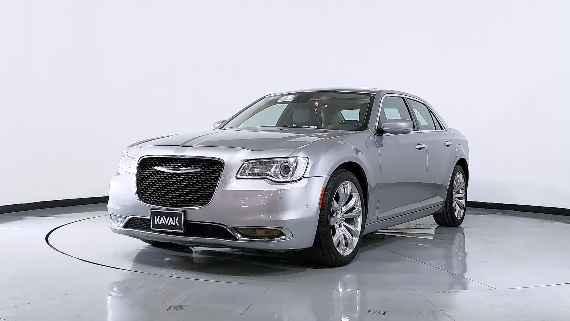 Autos Chrysler 300 C Premium Sedan 2018 usados | KAVAK México