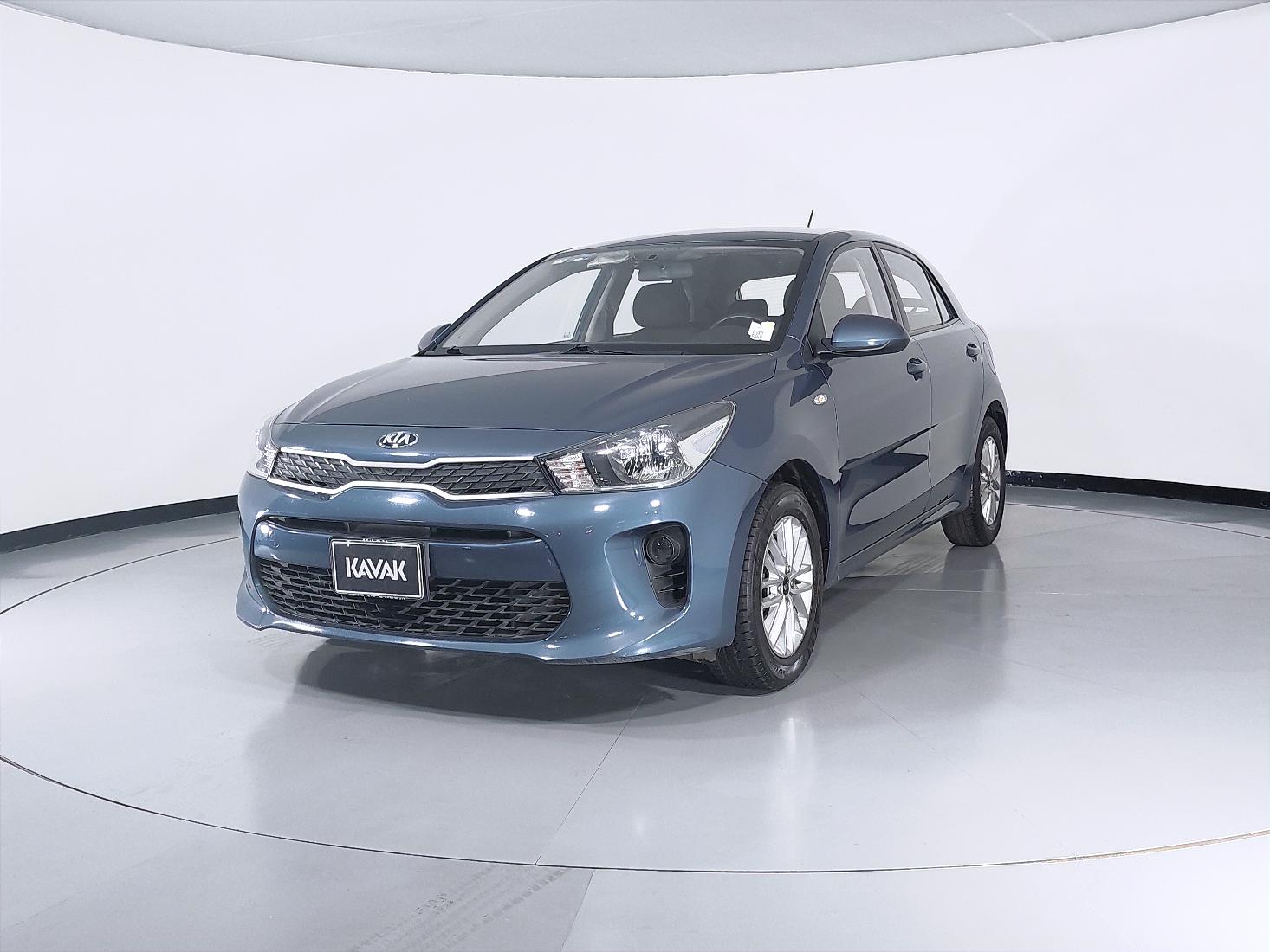 Autos Kia Rio 1.6 LX Hatchback 2018 usados | KAVAK México