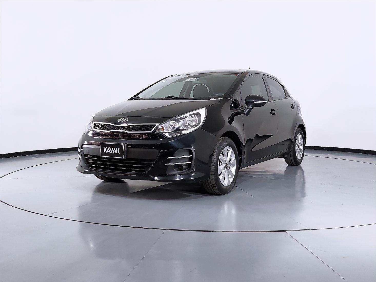 Autos Kia Rio 1.6 EX MT Hatchback 2017 usados | KAVAK México
