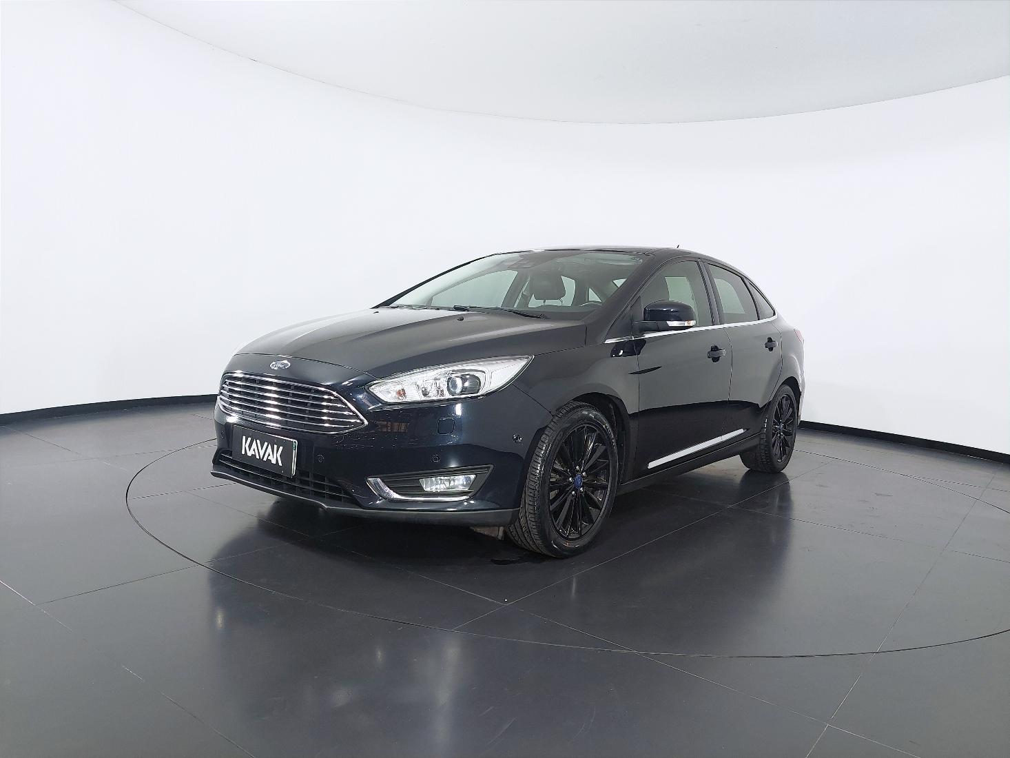 Carros Ford Focus TITANIUM PLUS FASTBACK Sedan 2016 usados | KAVAK Brasil