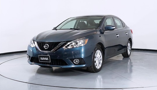 Nissan Sentra azul | Kavak