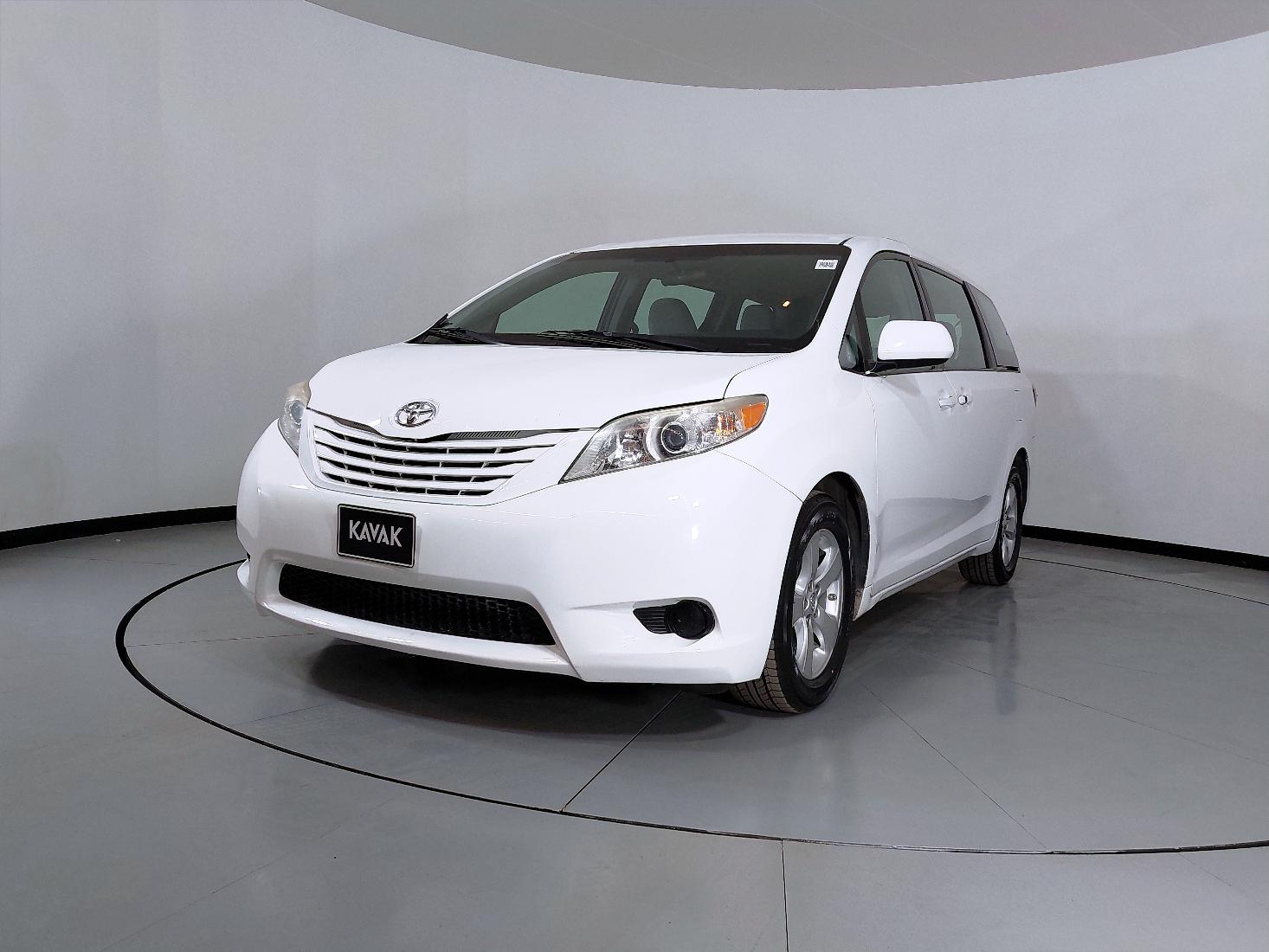 Autos Toyota Sienna CE Minivan 2017 usados | KAVAK México