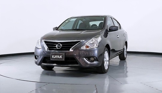 Nissan versa 2018 Gris | Kavak