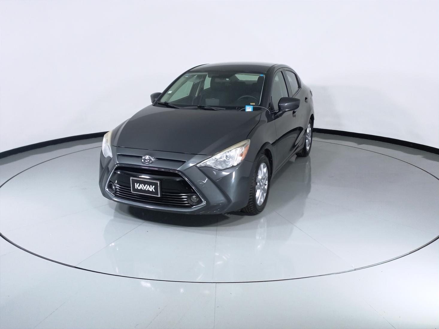 Autos Toyota Yaris R Sedan 2016 usados | KAVAK México