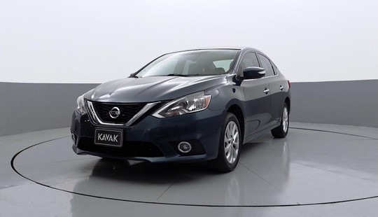 Nissan Sentra azul | Kavak