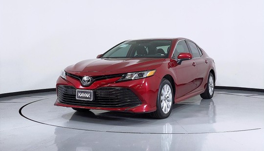 Autos Toyota Camry LE Sedan 2019 usados | KAVAK México