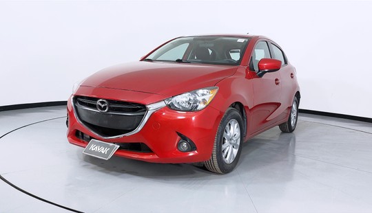 Mazda 2 rojo | Kavak