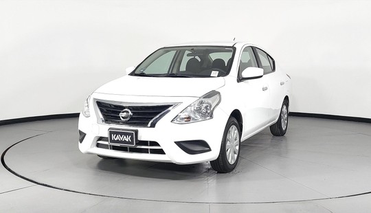 Nissan versa 2018 precio | Kavak