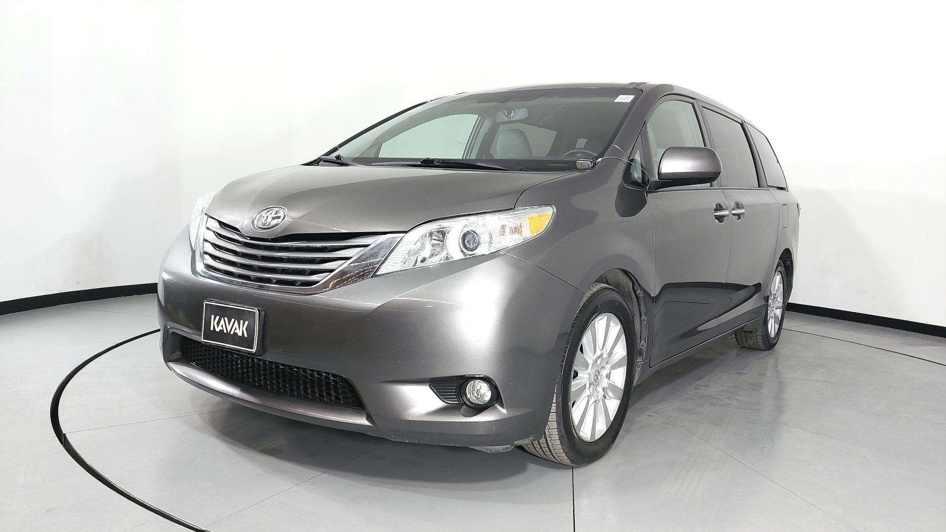 Autos Toyota Sienna XLE Minivan 2015 usados | KAVAK México
