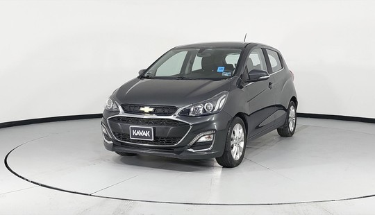 Chevrolet Spark gris | Kavak