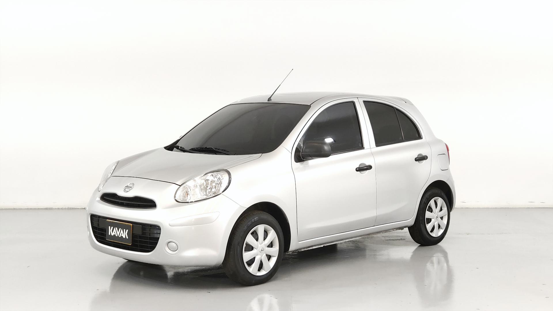 Autos Nissan March ACTIVE Hatchback 2017 usados | KAVAK Colombia