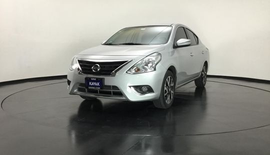 Nissan Versa 2016 #2419 | 11650 KM | Precio: $192999