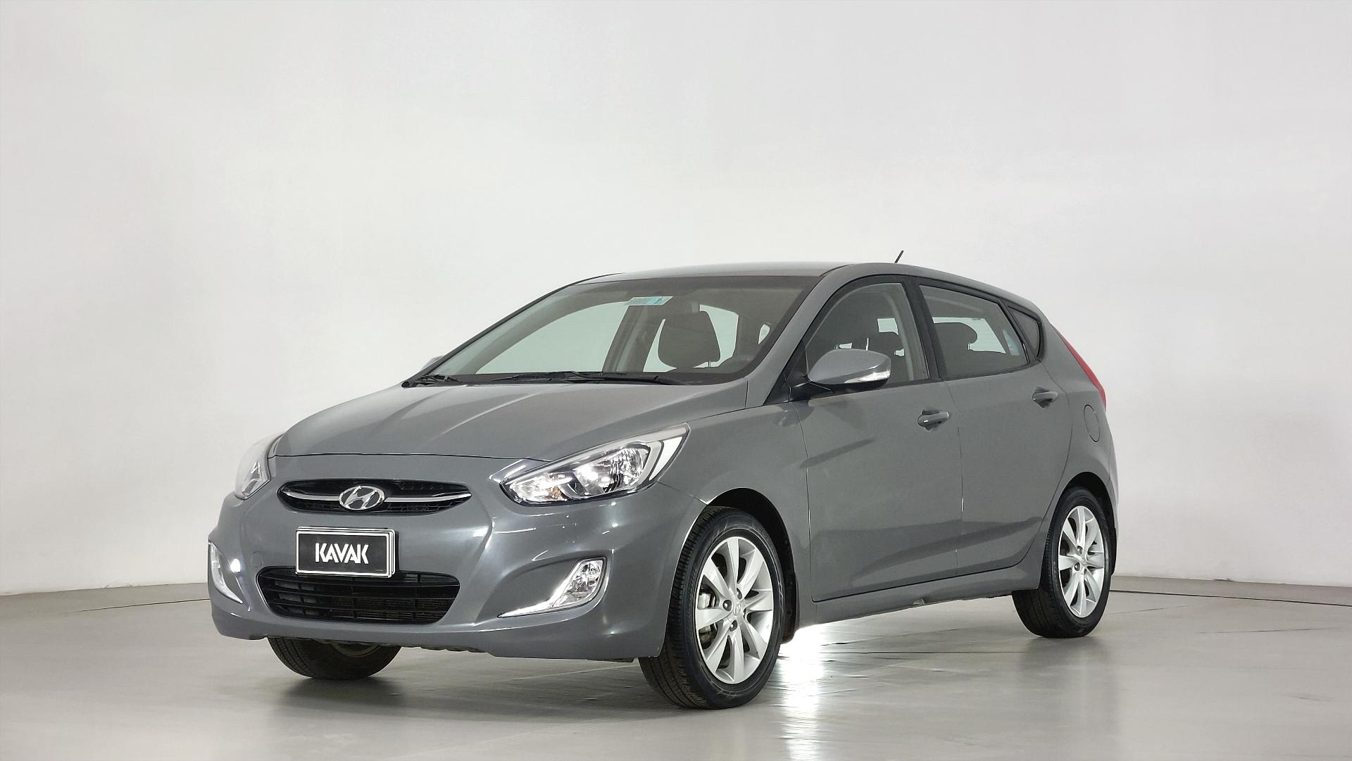 Autos Hyundai ACCENT 1.4 GL ABS 2AB MT Hatchback 2019 usados | KAVAK Chile