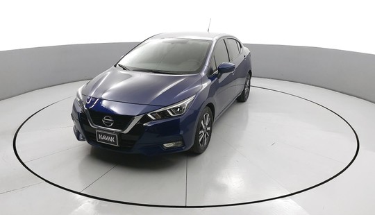 Nissan Versa azul | Kavak