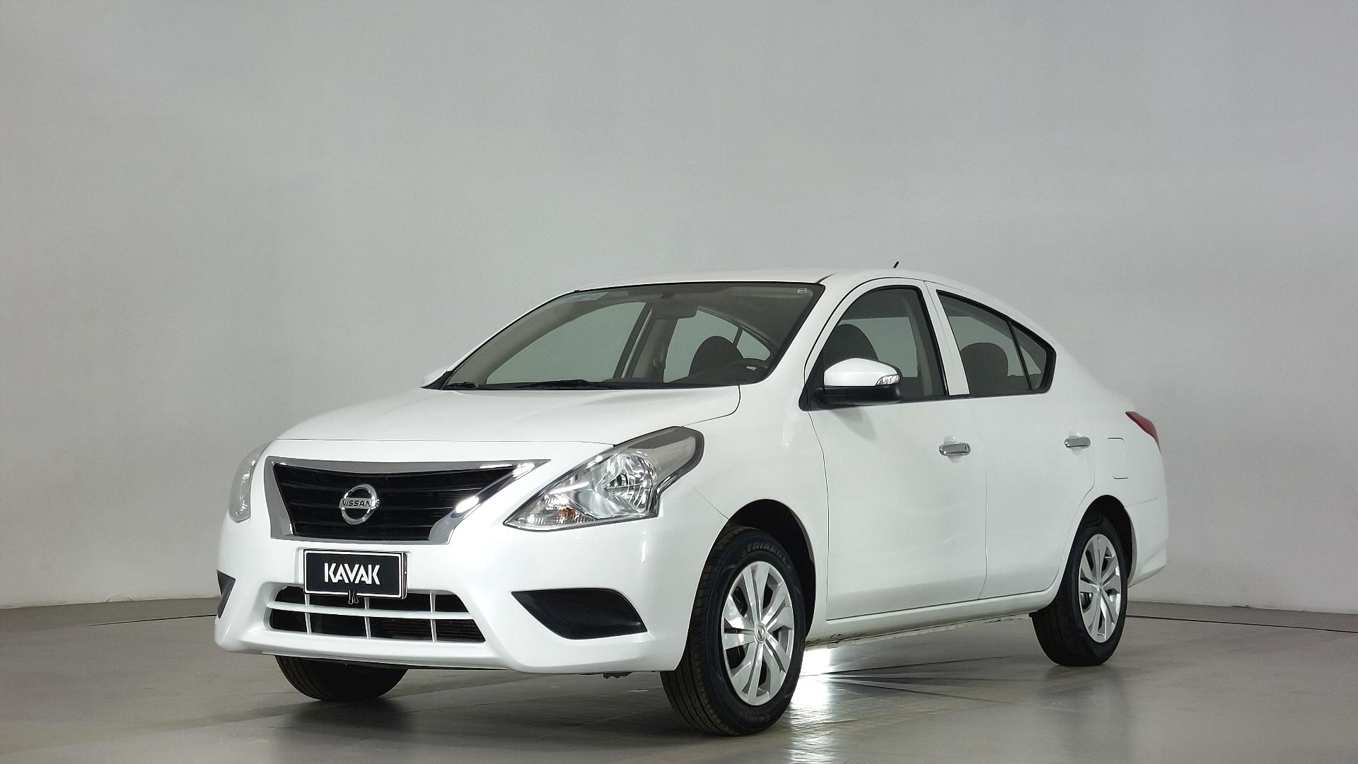 Autos Nissan VERSA 1.6 SENSE MT Sedan 2020 usados | KAVAK Chile