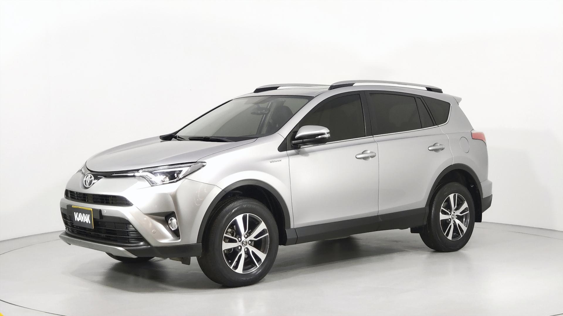 Autos Toyota Rav4 2.0 STREET Suv 2018 usados | KAVAK Colombia