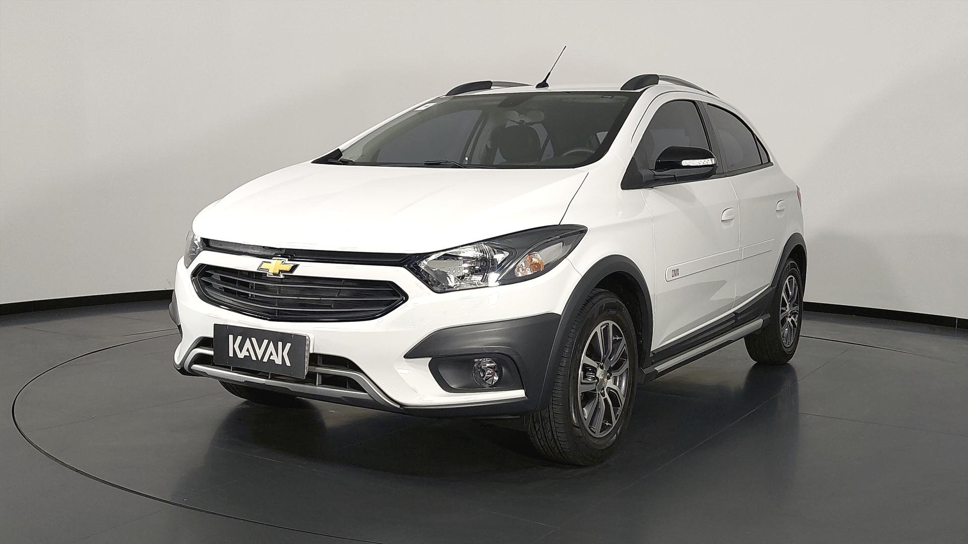 Carros Chevrolet Onix MPFI ACTIV Hatchback 2018 usados | KAVAK Brasil