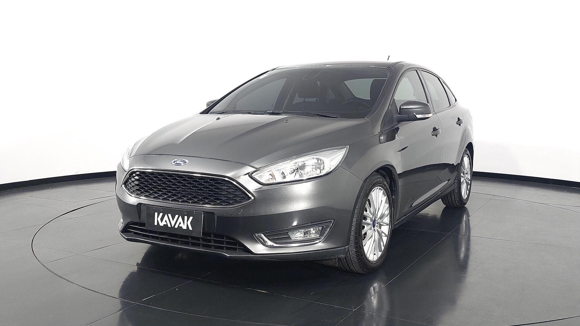 Carros Ford Focus SE PLUS FASTBACK Sedan 2018 usados | KAVAK Brasil