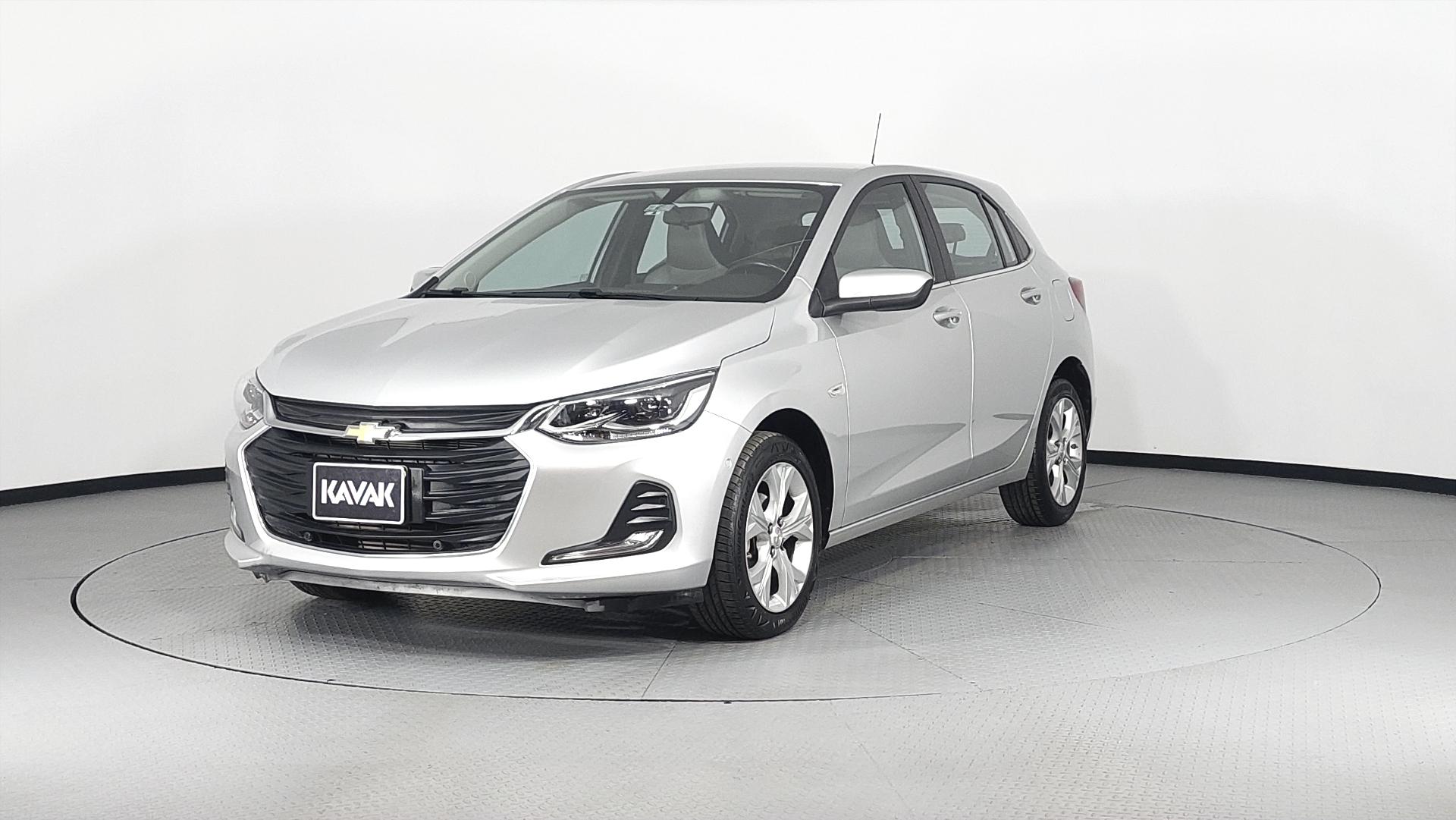 Carros Chevrolet Onix 1.0T PREMIER AT Hatchback 2021 usados | KAVAK Perú