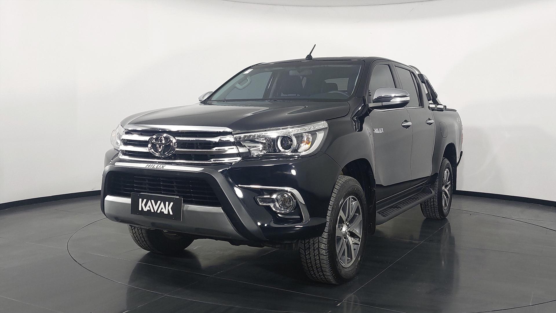 Carros Toyota Hilux SRX CD Pickup 2017 usados | KAVAK Brasil