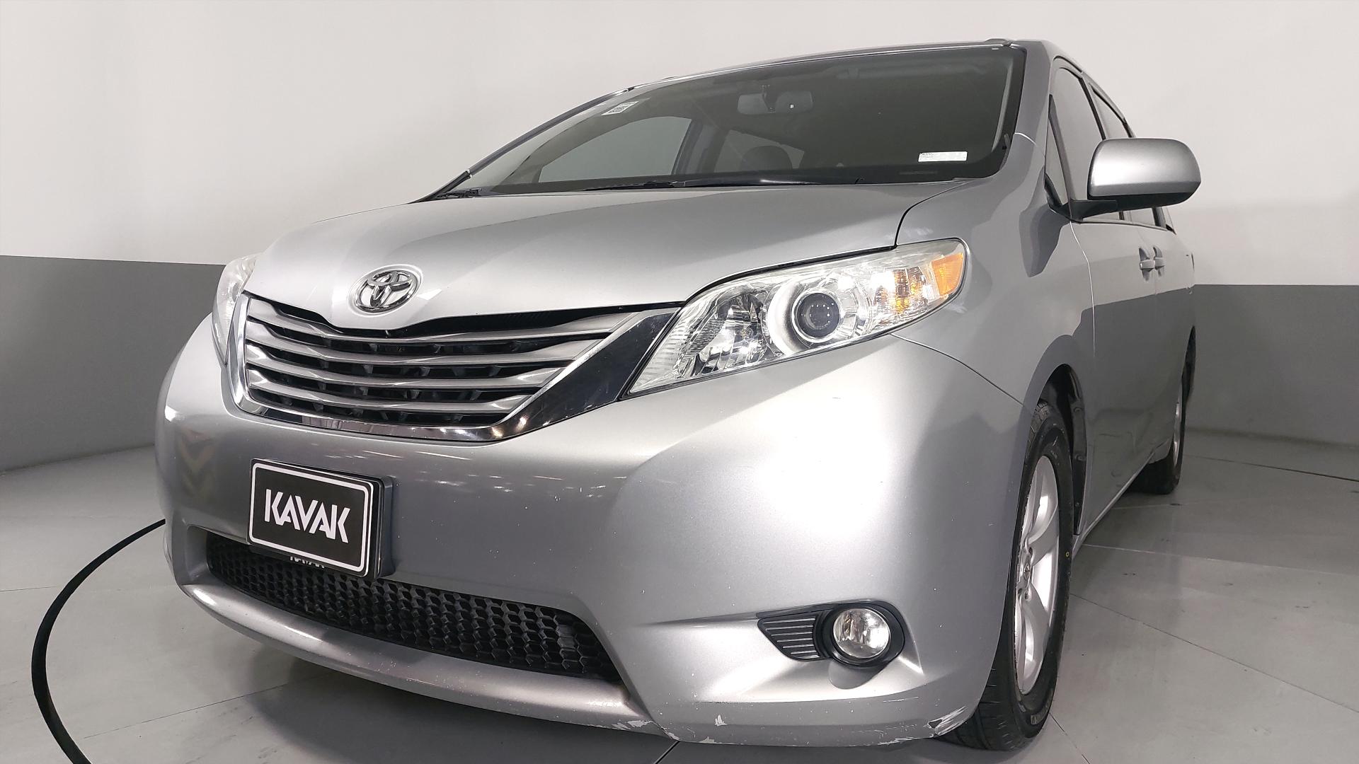 Autos Toyota Sienna 3.5 XLE AT Minivan 2015 usados | KAVAK México