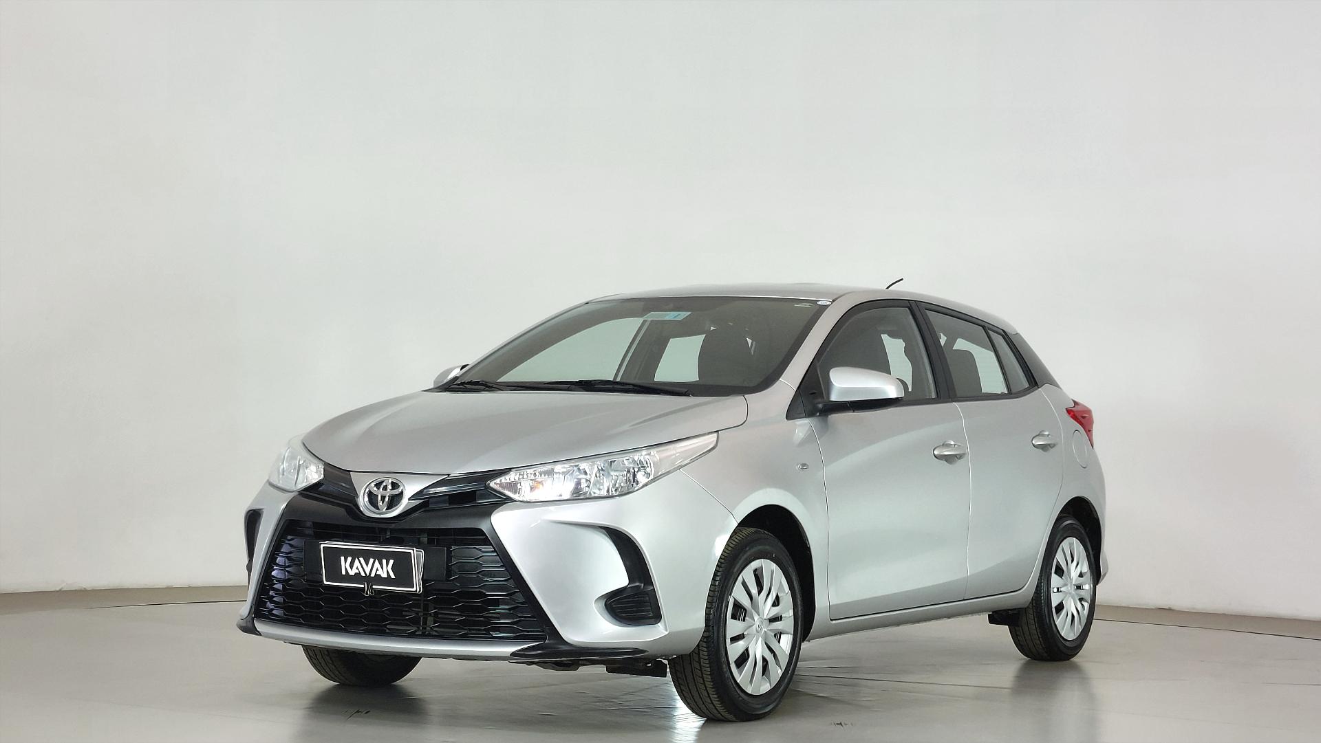 Autos Toyota Yaris 1.5 SPORT MT Hatchback 2021 usados | KAVAK Chile
