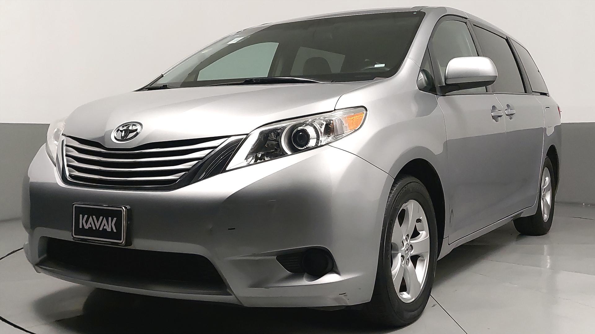 Autos Toyota Sienna 3.5 LE AT Minivan 2015 usados | KAVAK México