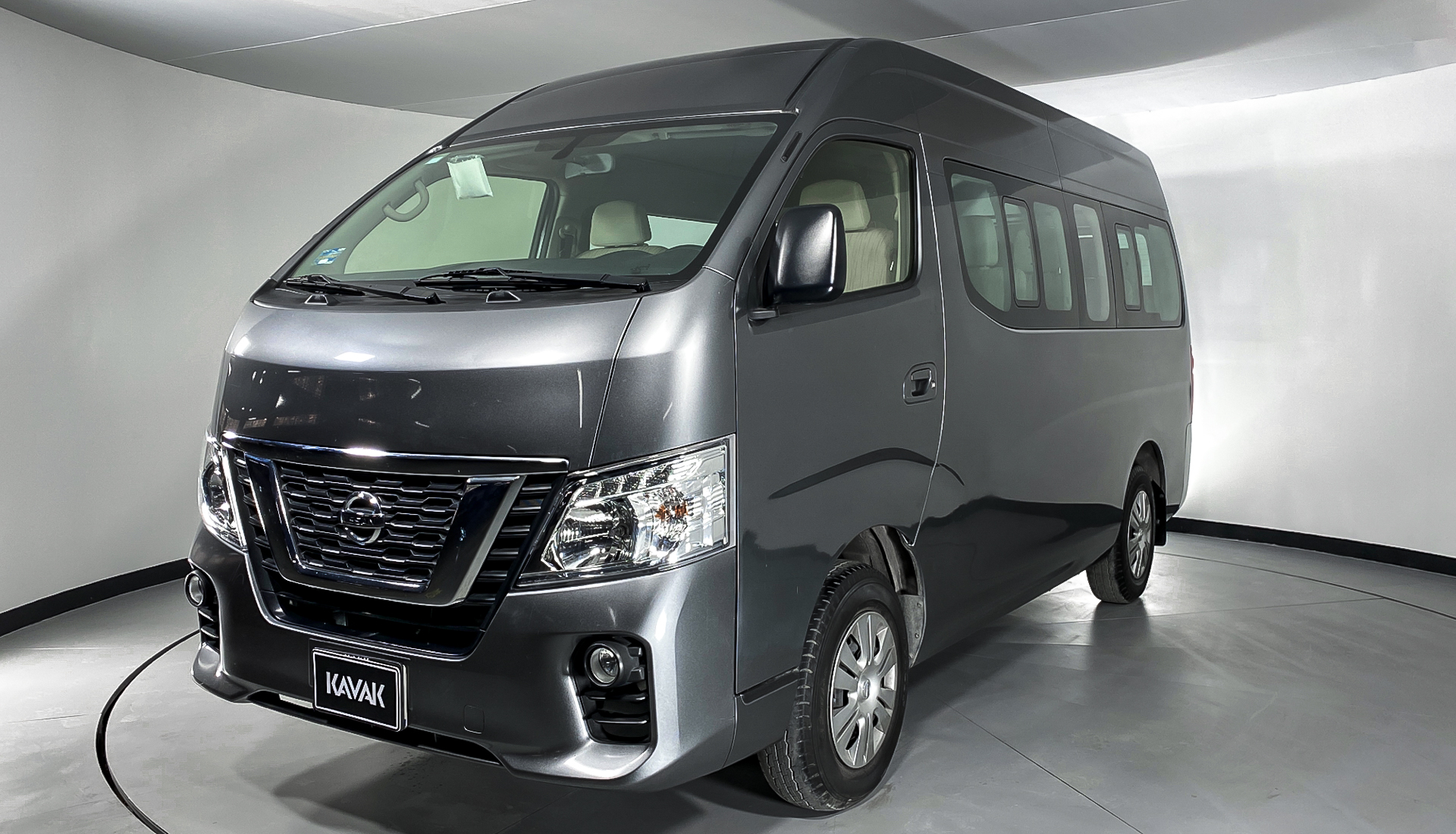 Autos Nissan NV350 Urvan 2.5 12 PASAJEROS A/A PAQ SEG van 2019 usados | KAVAK México